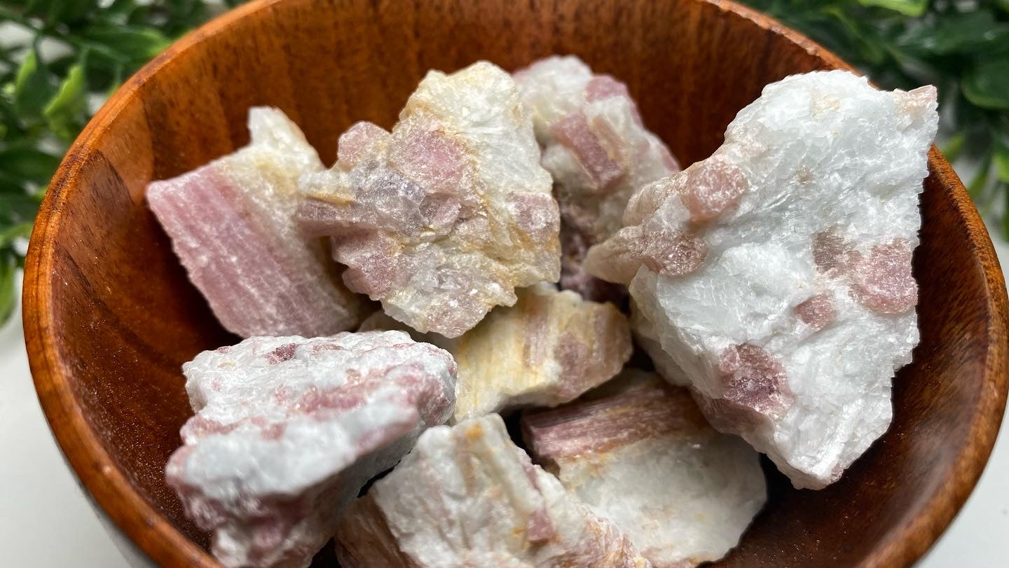 Raw Stone – Jade & Geodes